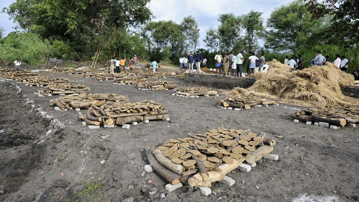 Kallakurichi hooch tragedy Highlights: Death toll rises to 38, CB-CID begins probe - The Hindu